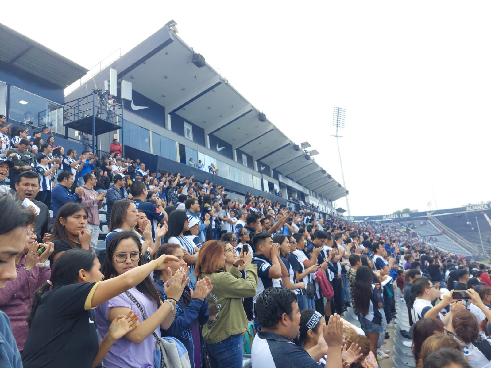 Alianza Lima Vs Universitario En Vivo Vía Nativa ‘blanquiazules Ganan